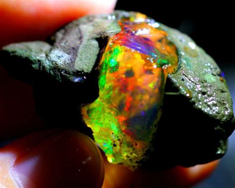 80ct Ethiopian Crystal Rough Specimen Rough Opal Auctions Crystals