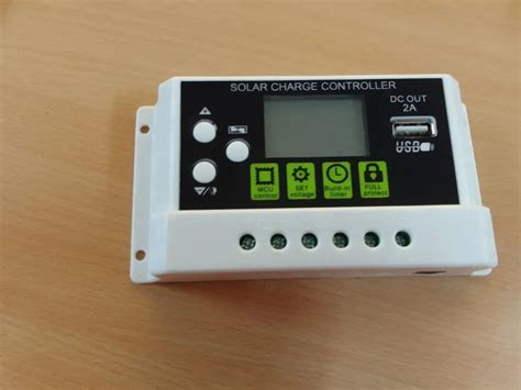 12v Display Type PWM 10Amp Solar Charge Controller Model Name Number Ch0156 At Rs 1800 In