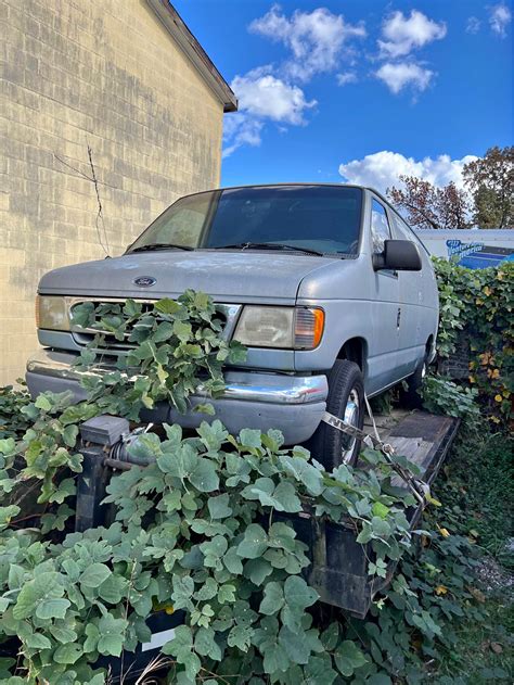 2000 Ford Econoline E350 Super Duty Cargo · Extended Van