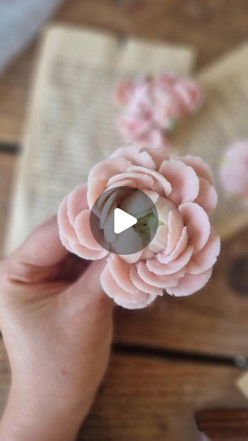 서울 앙금플라워 전문가 창업교육 정원쌤의 On Instagram 라넌큘러스 🩷 안녕하세요 정원쌤 입니다 즐거운 주말 보내고 계신가요 저는 주말에 판매예약된