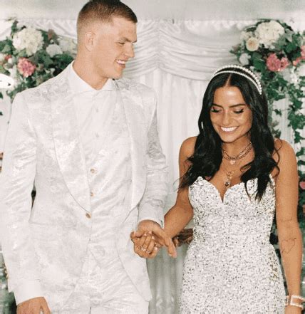 How Ian Garry And Layla Anna Lee Found Each Other Hearts Relationship