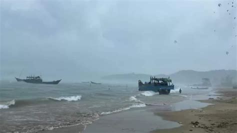 စီတရန်ဆိုင်ကလုန်းမုန်တိုင်းကြောင့် ပေါက်တောမြို့နယ်၌ နေအိမ်အချို့ပျက်စီး၊ ဒေသခံများ ဘေးလွတ