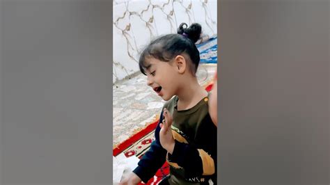 لكفتها تاكل اندومي وتغني😂 Youtube