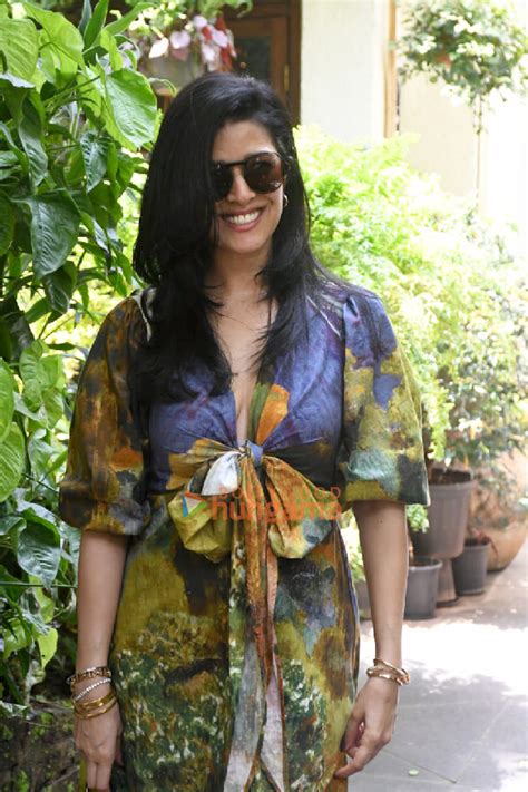 Photos Nimrat Kaur Snapped Outside A Salon Parties Events Bollywood Hungama