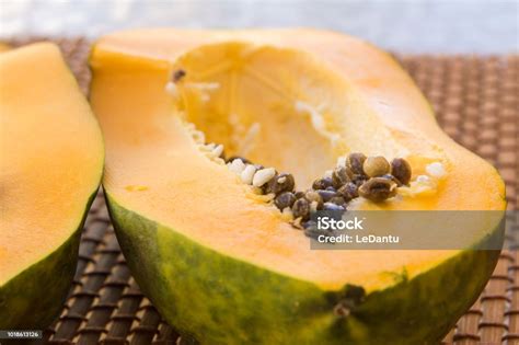 파파야 과일 달콤한 익은 신선한 파파야 원시 채식주의 음식 0명에 대한 스톡 사진 및 기타 이미지 0명 건강한 생활방식 건강한 식생활 Istock
