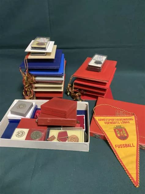 Ddr Nachlass Oberleutnant Nva Ddr Urkunden Medaillen Abzeichen Konvolut