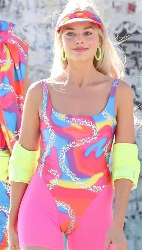 Margot Robbies Cameltoe Scrolller