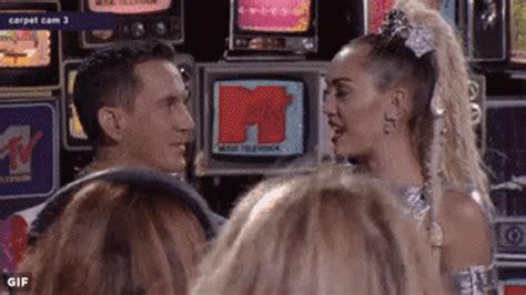 Miley Cyrus Fashion S Get The Best  On Giphy