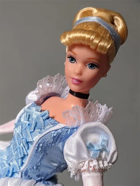 Walt Disneys Cinderella Collector Doll 50th Anniversary 1999 Mattel