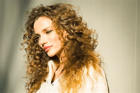 Understanding Irish Curls The Half Straight Half Curly Hair Type