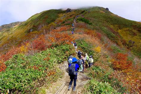 肌寒い季節にピッタリ！秋登山の服装にプラスワンしたいアイテム5選｜登山の入門・マニュアル｜ハウツー・ヒント｜山のコト｜登山・トレラン・山スキー