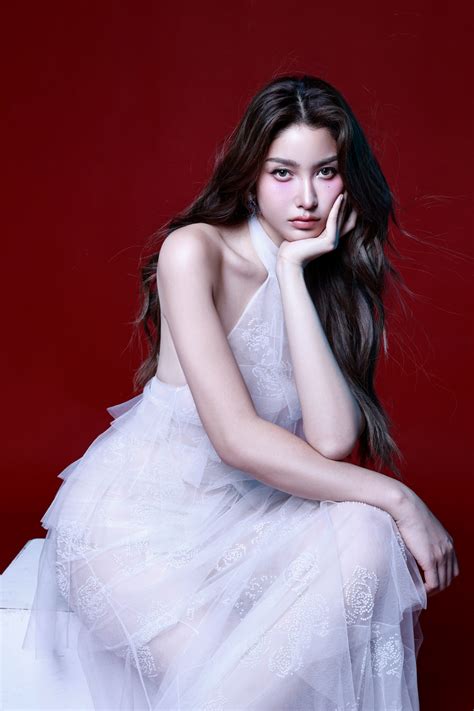 Angelaploy Muller Và Hoàng Ku Nhận được Cơn Mưa Lời Khen Với Bộ ảnh ấn