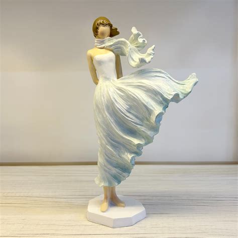 Статуэтка Ожидающая девушка и ветер I Am Art