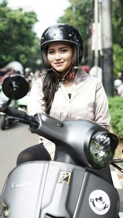 Photoshoot Pose Ideas With Scooty For Girls Scootyforwomen Scooty