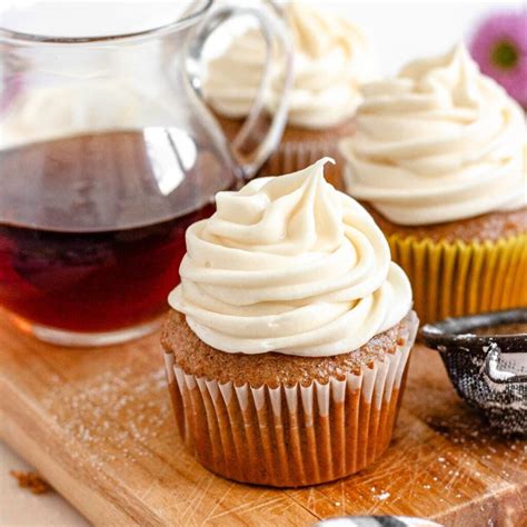 Raspberry Cream Cheese Frosting Ready In 5 Minutes The Domestic Spoon