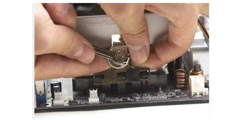 Cpu风扇怎么拆两边卡扣 卡扣式cpu风扇拆卸图文教程 科技师