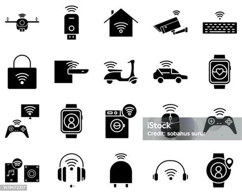 스마트 장치와 관련된 아이콘 세트입니다 스마트 시계 아이콘 Cctv 메가폰 조이스틱 무인 항공기 Usb 자동 자동차 오토바이 세탁기 등을 포함합니다 글리프 아이콘 스타일