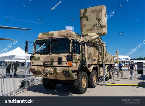 4 Imagens De Iris T Slm Imagens Fotos Stock E Vetores Shutterstock