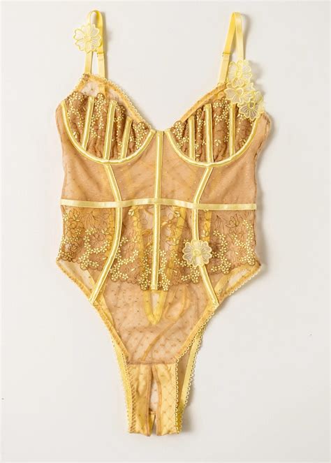 Easy Access And Crotchless Lingerie That Doesnt Play Hard To Get