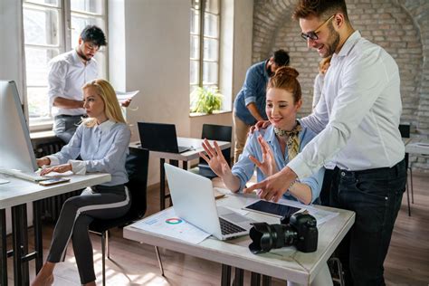 Dynamic Work Environment Meaning Benefits And Key Insights