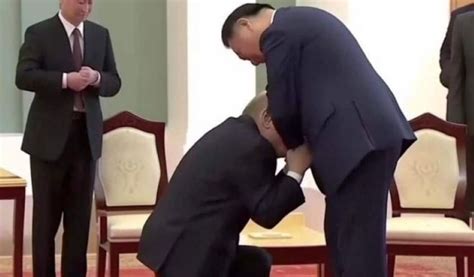 ПУТИН НА КОЛЕНА пред Си Џинпинг Русија пред КИНА