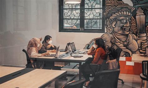 Hetero Space Solo Hetero Space