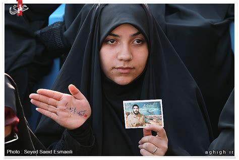 اجتماع پرشور دختران و پسران انقلاب در میدان امام حسین تهران