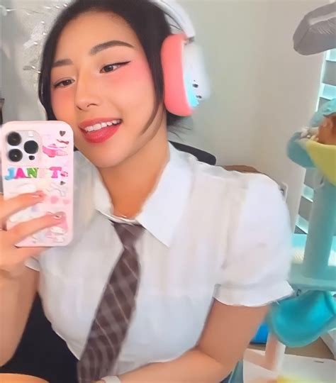 Meowko Screenshots R Twitchasians