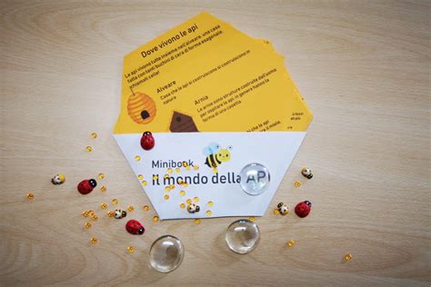 Una Raccolta Didattica Dedicata Al Mondo Delle Api La Luna Di Carta Viaggi E Didattica Creativa