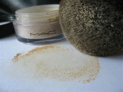 REVIEW M A C Mineralize Foundation Confessions Of A Blonde