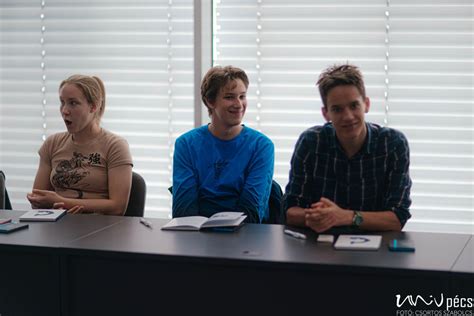 Future Scientists Visit The Virology Lab