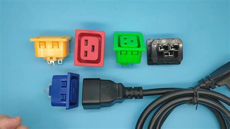 Soket Keluar Industri Iec 320 C19 Konektor Daya Perempuan Iec C19 16a