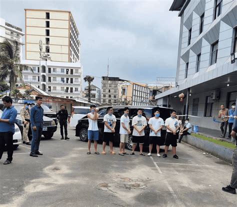 បនល្បែងអនឡាញ និងសេវាកម្មនារីបម្រើផ្លូវភេទរីកដូចផ្សិត សមត្ថកិច្ចខេត្តព្រះសីហនុ ចុះបង្ក្រាបដូចវែកចក