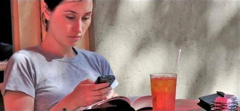 How To Reduce Data Usage When Browsing The Web On A Smartphone