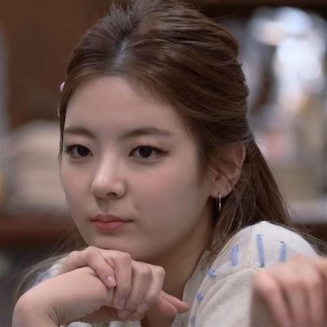 Pin By Byjc On Lia Itzy Itzy Pretty Smile Disgusted Face