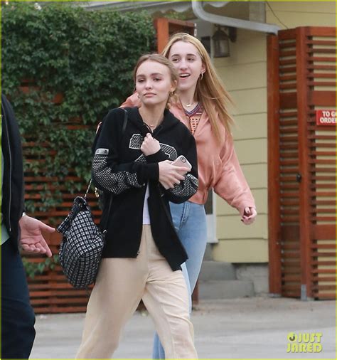 Lily Rose Depp Grabs Lunch With Harley Quinn Smith Ash Stymest Photo Lily Rose Depp