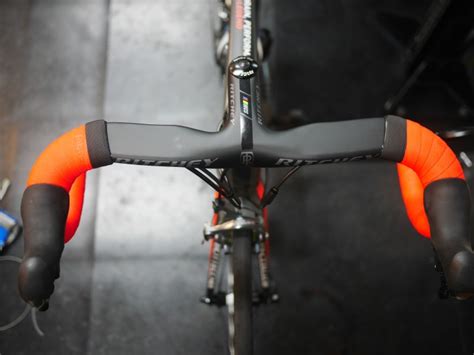 전북자전거 리치 솔로스트림 일체형 카본 핸들바 교체 작업 전주 로드바이크 일체형 카본핸들바 에어로 핸들바 교체 전문점 전북 리치 정식대리점 바이크박스인후점 입니다