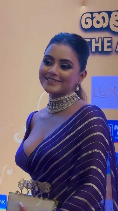 දිනක්ෂිගේ හුරුබුහුටි ලස්සන බලන්නකෝ 💜🙈dinakshie Priyasad In Sumathi Awards 2024 Youtube