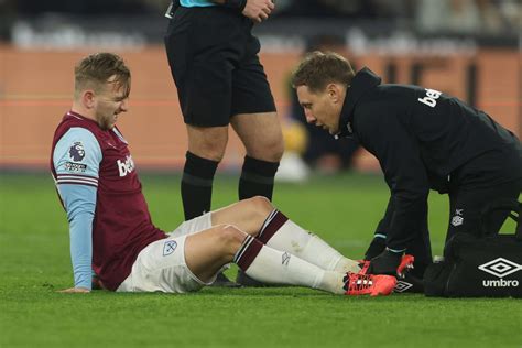 Jarrod Bowen Set For Spell Out After West Ham Captain Suffers Foot Fracture