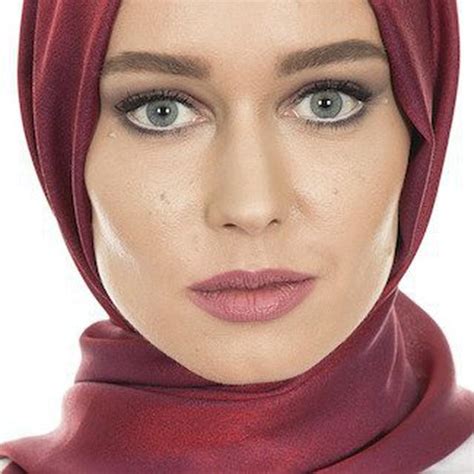 23 Inspirasi Istimewa Pocong Cantik