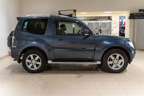 Светодиодные лампы и линзы в штатные фары Mitsubishi Pajero 4 под ключ