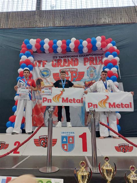 39 медали од кои 10 златни 8 сребрени и 21 бронзени медал за