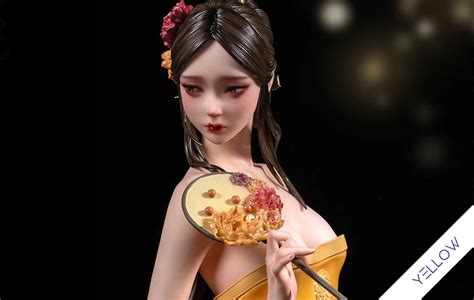 Noble Princess Looking Back Yellow Version 14 Scale Statue