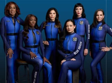 Javanan Magazine برای اولین بار، شش زن به فضا سفر خواهند کرد این