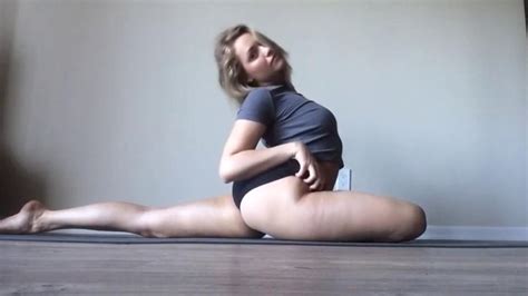 Mia Yoga Porn Videos