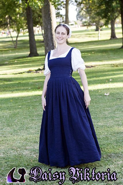 16th Century Kirtle Faerie Queen Costuming