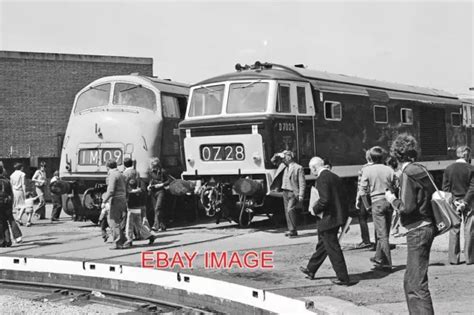 Photo Warship Class Loco D818 And Hymek 7029 Swindon Early 70s £185 Picclick Uk Photo Warship Class Loco D818 And Hymek 7029 Swindon Early 70s £185 Picclick Uk