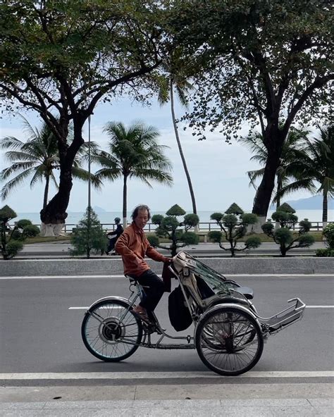 난 진오야ㅋㅋ 배부른 여행중 근데 진짜 배가 막 나오는중이긴함ㅋㅋ Instagram