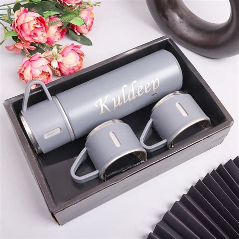 Personalized Vacuum Flask Set With 3 Cups Winni