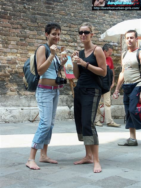 Barefoot Urban Girls Picture Sets